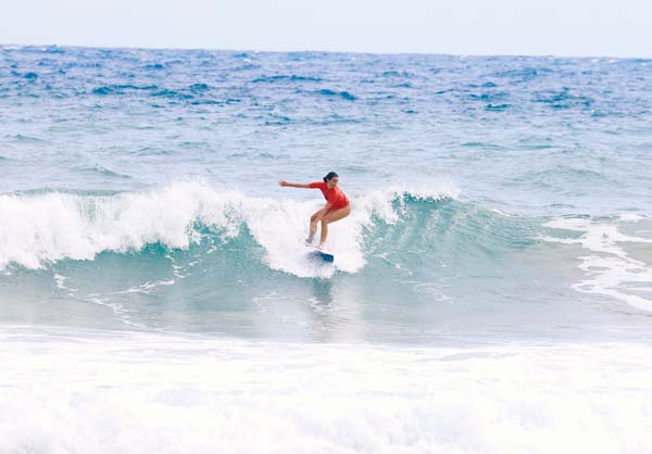 Tiger Shark boys earn historic tie with Pueo at MIL surf meet No. 3 | News, Sports, Jobs - Maui News